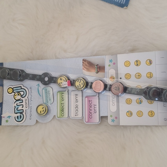 Accessories | 3 Emoji Express Yourself Removable Emojis Band Bracelets ...